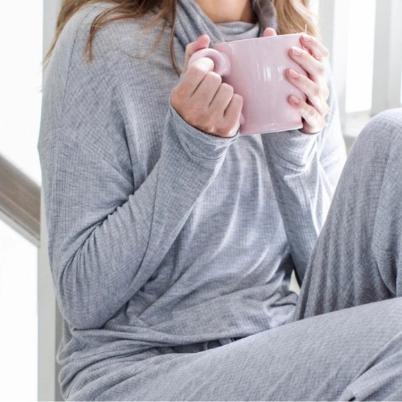 Hello Mello | Tops | Nwt Hello Mello Cuddle Blend Cowl Neck Topgrey ...